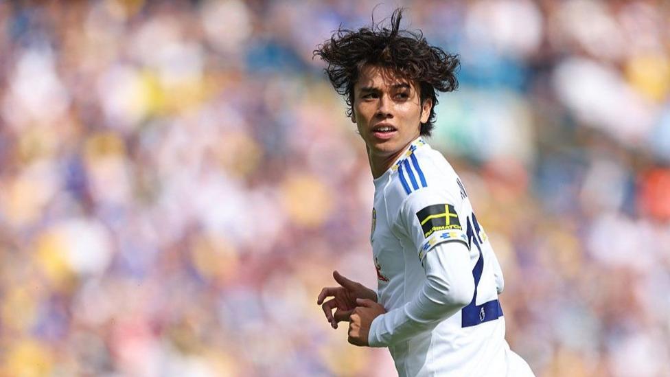 Leeds news: Who should be in Daniel Farke's midfield? - BBC Sport