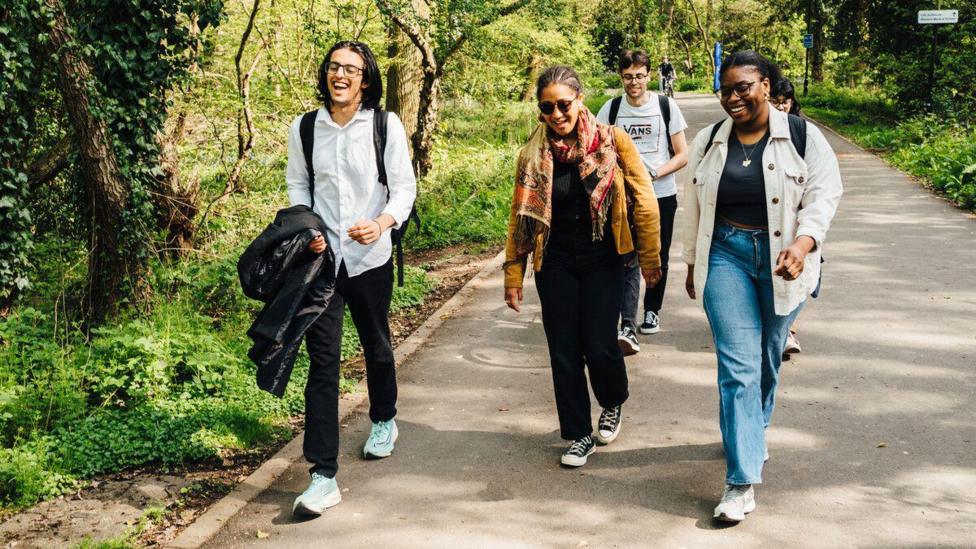 Warwick ranked top university in West Midlands - BBC News