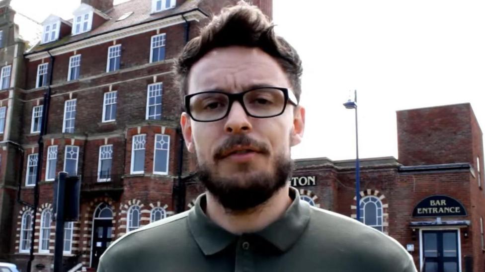 Ipswich buyers lose thousands on unfinished JaeVee flats - BBC News