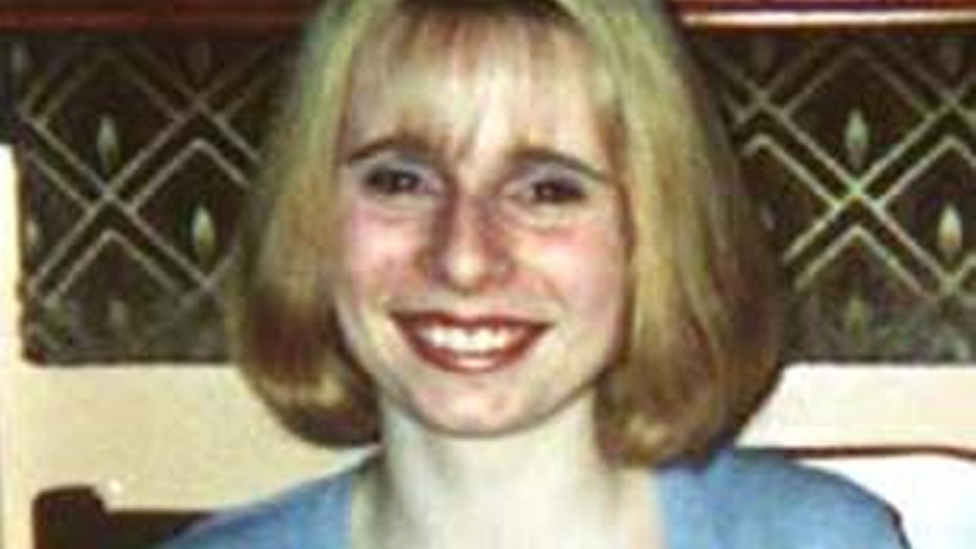 Serial killer Steve Wright admits Victoria Hall murder in 1999 - BBC News