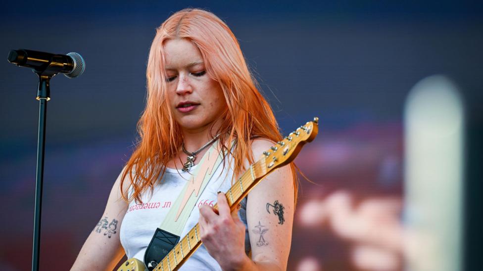 Venues in the South missing out on touring bands - BBC News