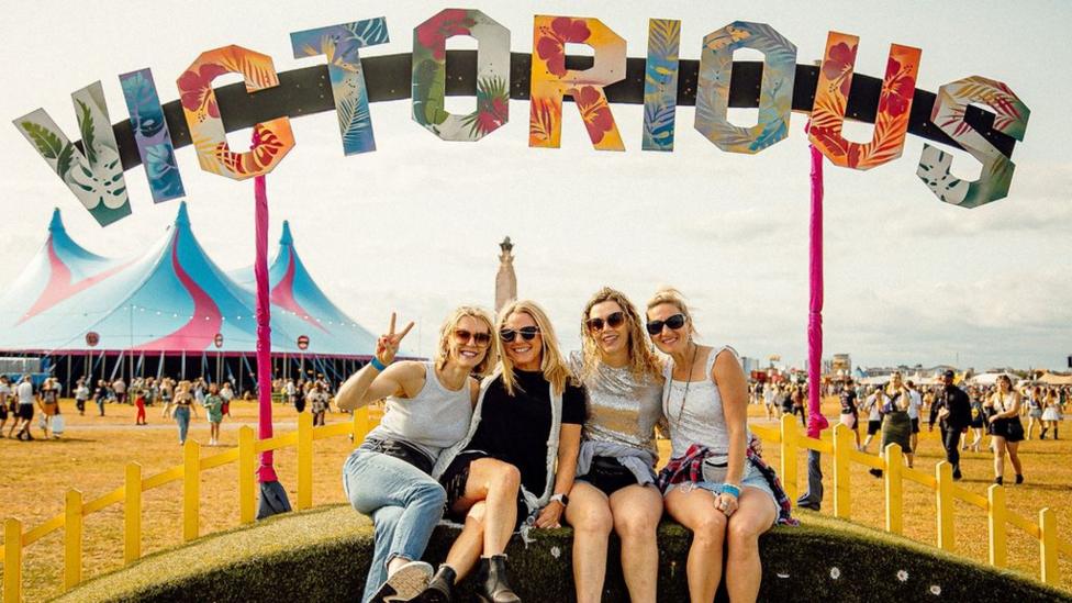 In pictures: Victorious Festival under way in Portsmouth - BBC News
