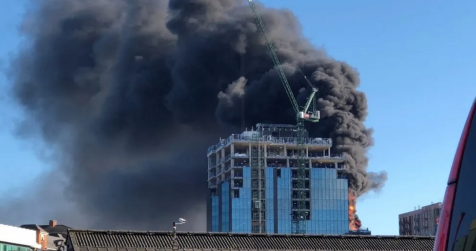 Reading: Fire hit tower has commitment from new office tenants - BBC News