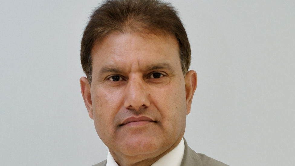Slough councillor who faced intimidation 'won't be cowed' - BBC News