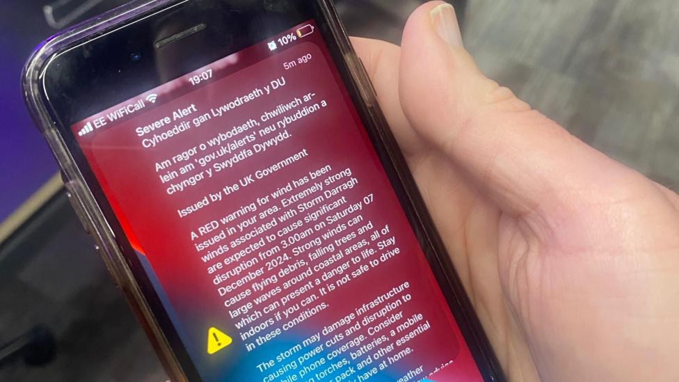 Storm Darragh: Emergency alert system used for red weather warning ...