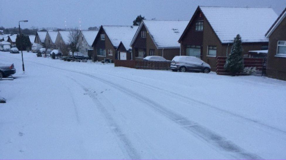 Storm Gertrude: Arctic blast brings snow to Scotland - BBC News