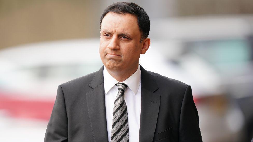 Anas Sarwar apologises for stroke quip at press conference - BBC News
