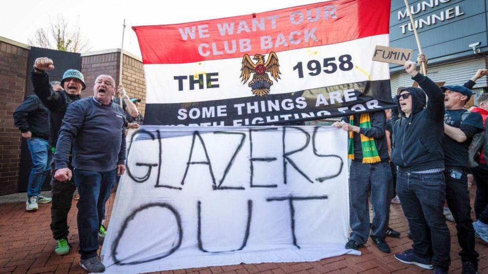 Man Utd news: Fans to stage protest at FC United match - BBC Sport