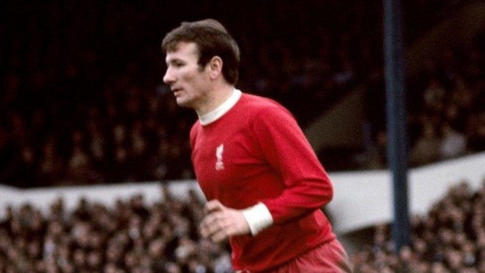 Tommy Smith: Liverpool FC legend's funeral takes place - BBC News