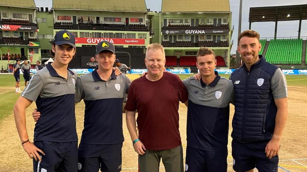 Hampshire Cricket superfan is team's only supporter at GSL - BBC News