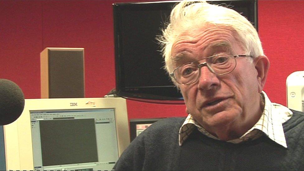 BBC Radio Devon presenter Tony Beard dies from cancer - BBC News