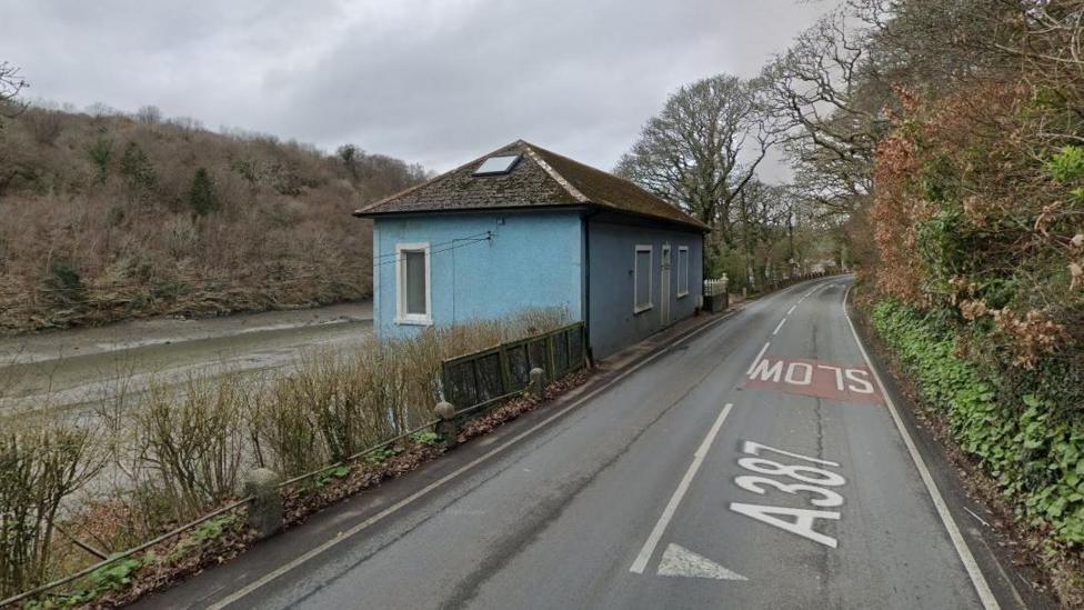 Plans to develop Looe house condemned for landslip risk - BBC News