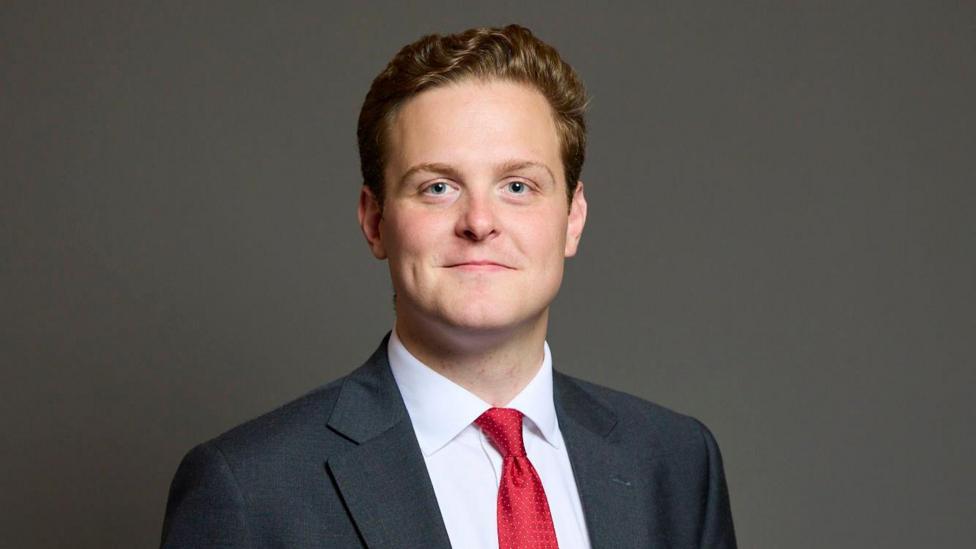 Oliver Ryan suspended as Labour MP over Whatsapp messages - BBC News