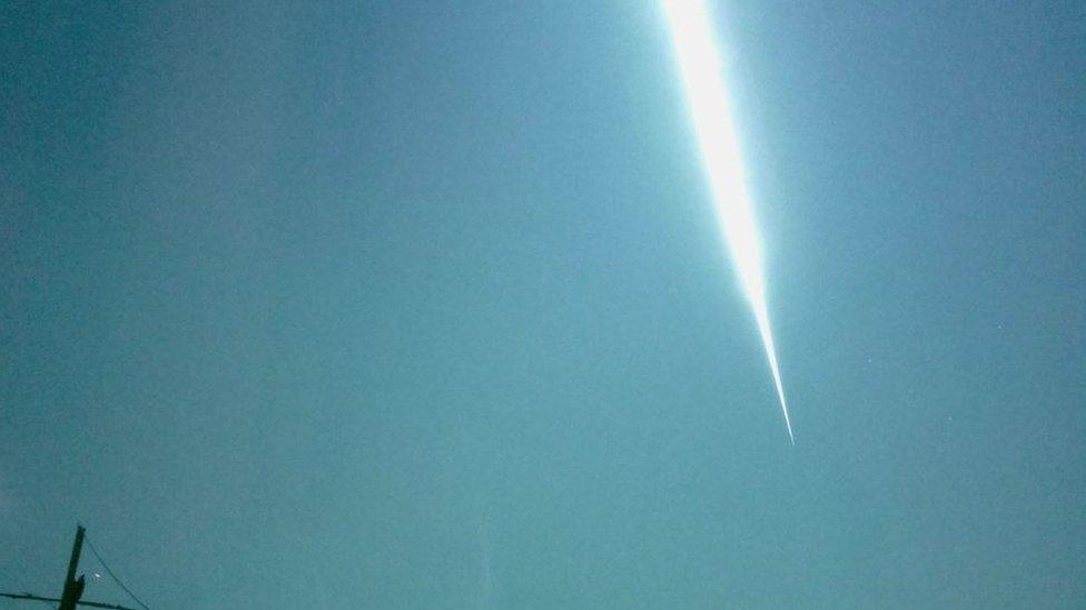 'Green flash' meteor sighting reports across Britain - BBC News