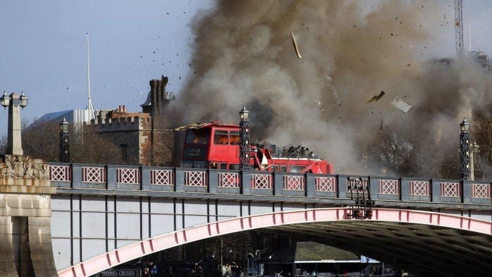 London bus bomb stunt 'bigger than expected' - BBC News