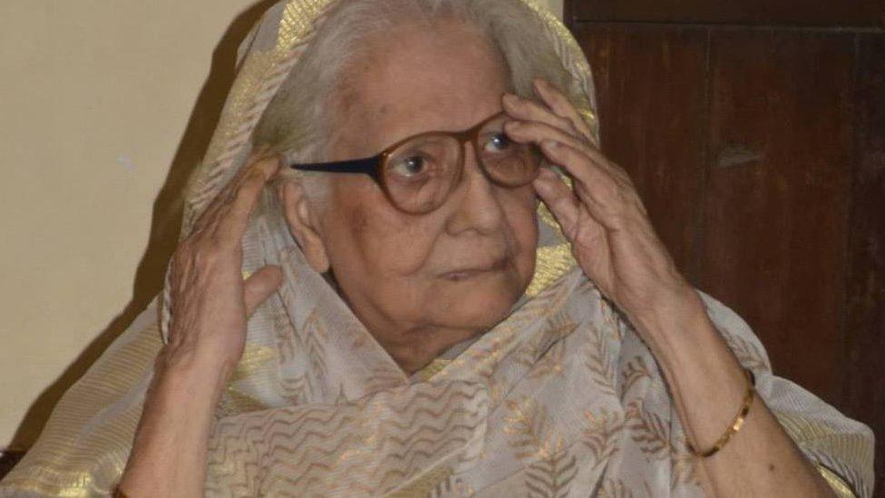 Bangladesh's first female journalist, Nurjahan Begum, dies at 91 - BBC News
