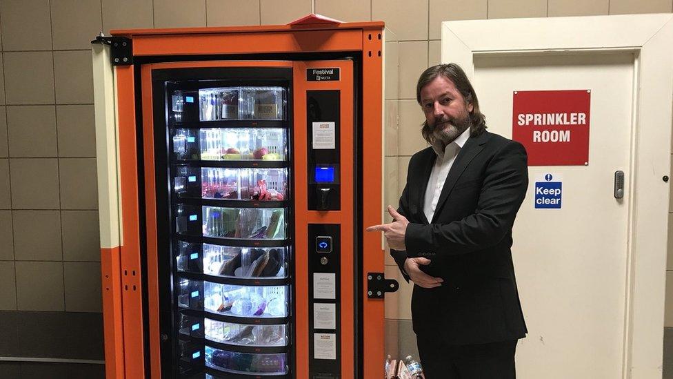 Homeless people's vending machine removed after trial - BBC News