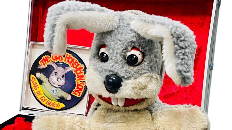 Items from Cornish theme park Flambards fetching top price - BBC News