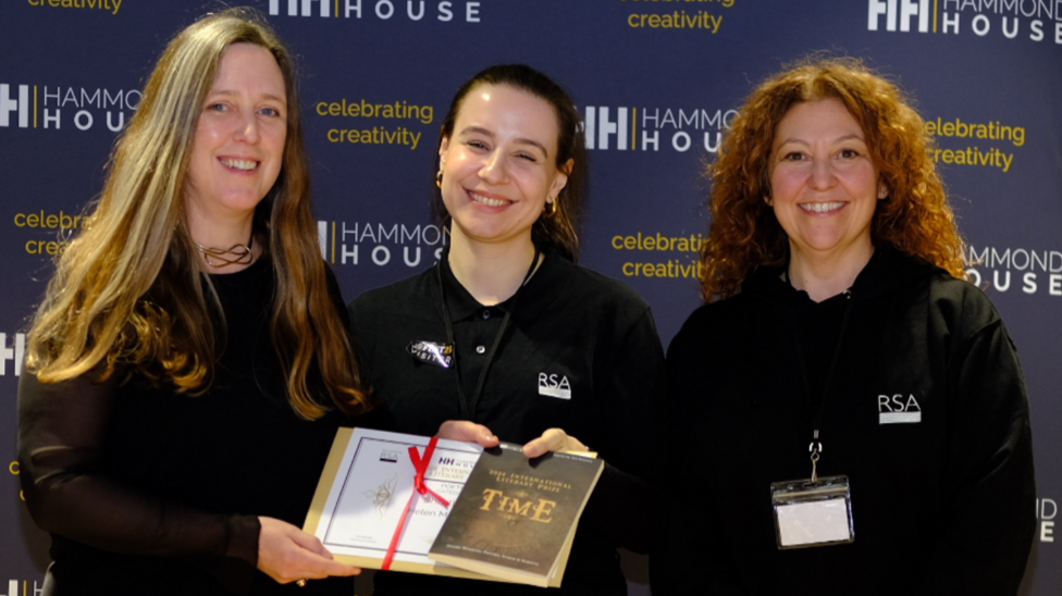 Grimsby's Litfest writing festival celebrates Arts Council cash - BBC News
