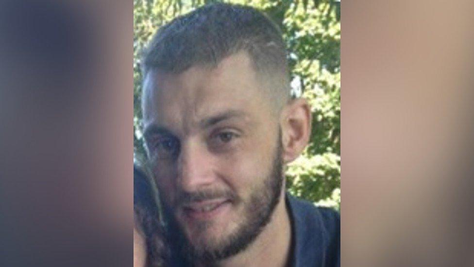 Matthew Schofield: Police make seventh arrest in murder inquiry - BBC News