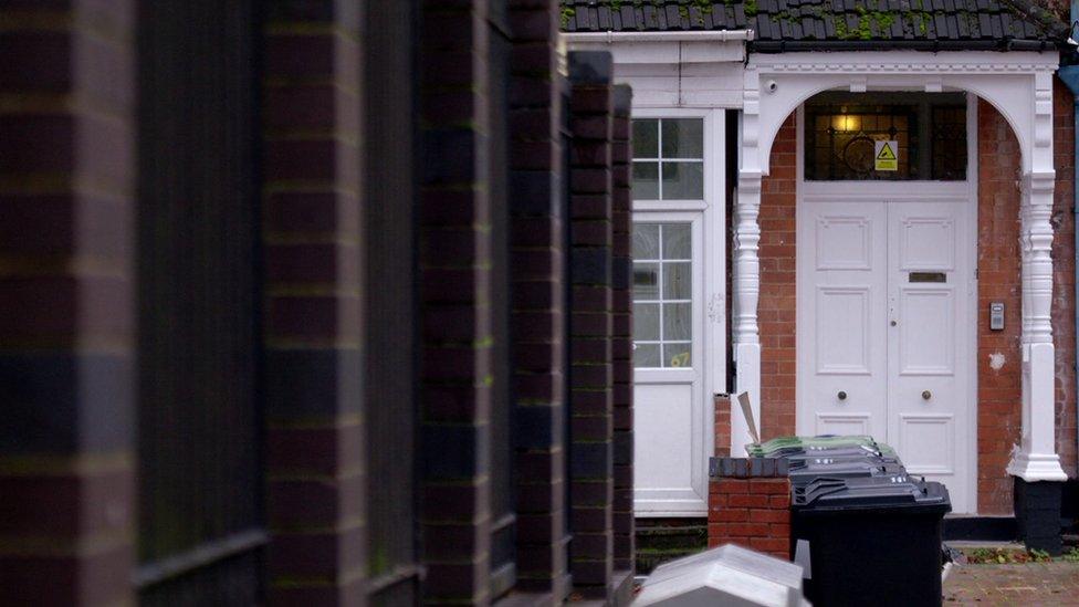 Teens in care in Birmingham 'without food or bedding' - BBC News