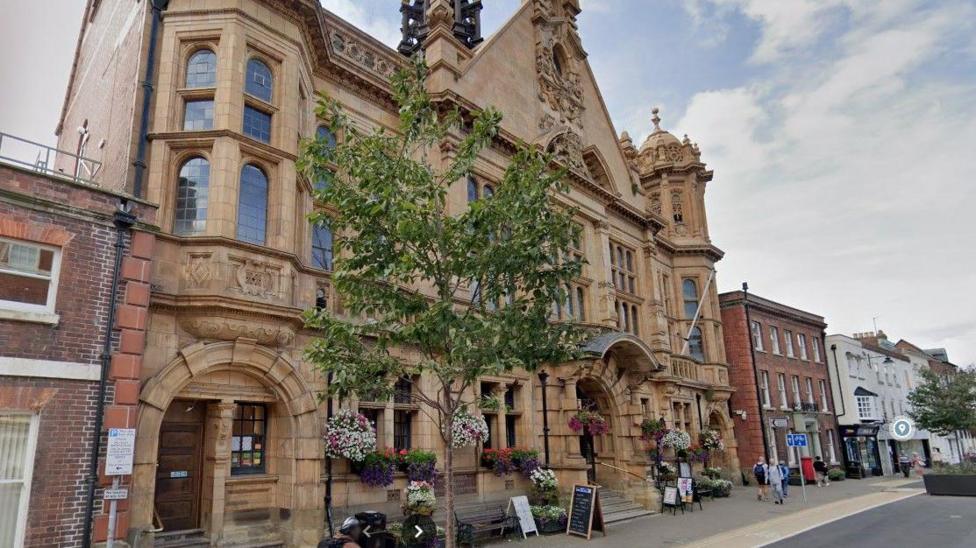 Hereford library to relocate services during two-year renovation - BBC News
