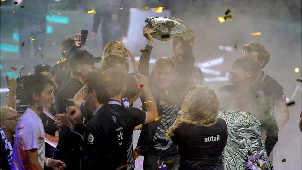 Dota 2 win makes N0tail the top-awarded e-sports star - BBC News