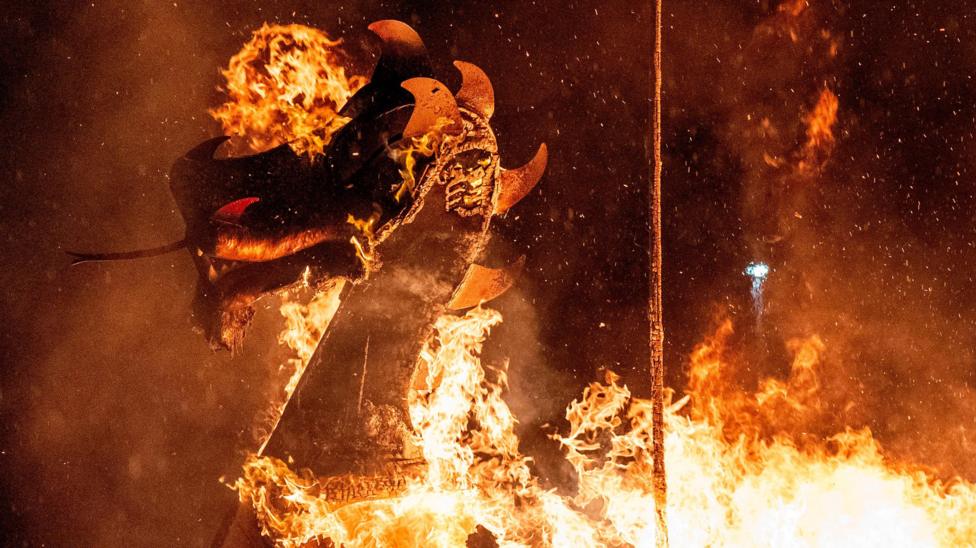 Europe's biggest fire festival sets Shetland alight - BBC Newsround