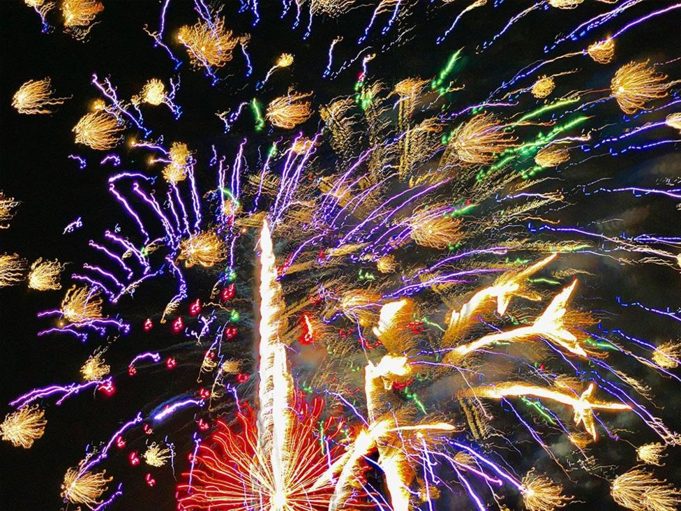 Your pictures on the theme of 'sparkles' - BBC News