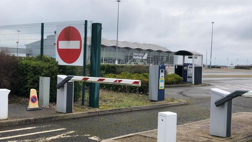 PM confirms £30m funding to reopen Doncaster Sheffield Airport - BBC News