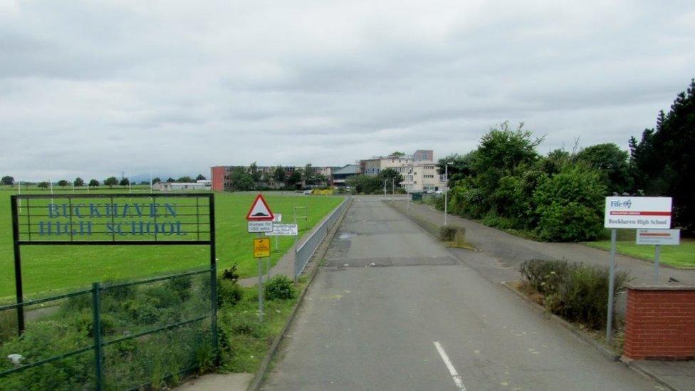 Danger warning over Buckhaven school demolition site - BBC News