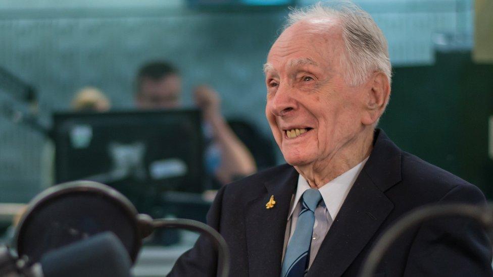 Tim Peake pays tribute to Capt Eric 'Winkle' Brown - BBC News