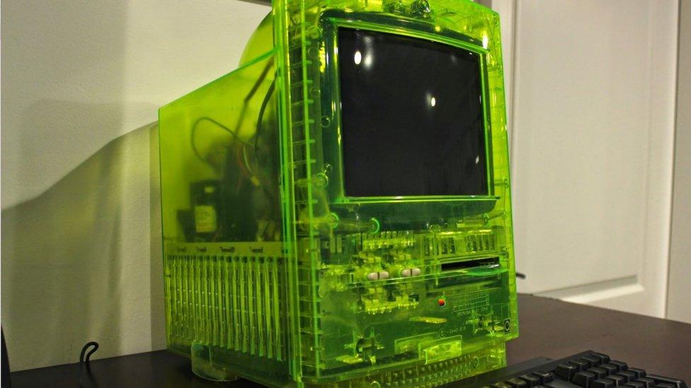 The teenager obsessed with retro Apple tech - BBC News