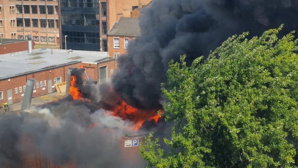Paint factory fire causes traffic disruption in Leicester city centre - BBC News