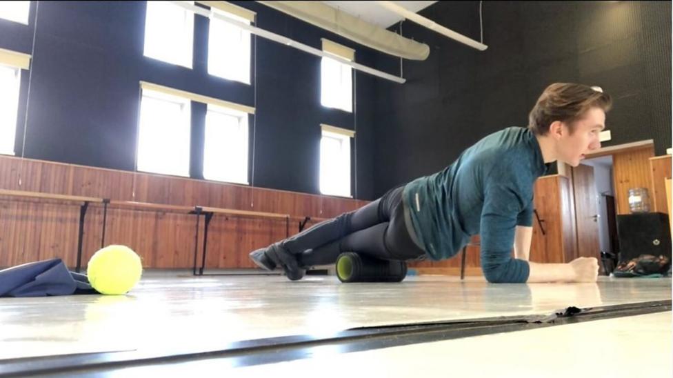 Melissa Hamilton: 'Ballet is not just tutus and tiaras' - BBC News