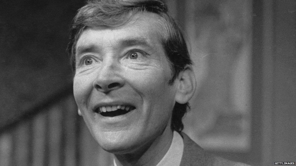 Library acquires Kenneth Williams' diaries - BBC News
