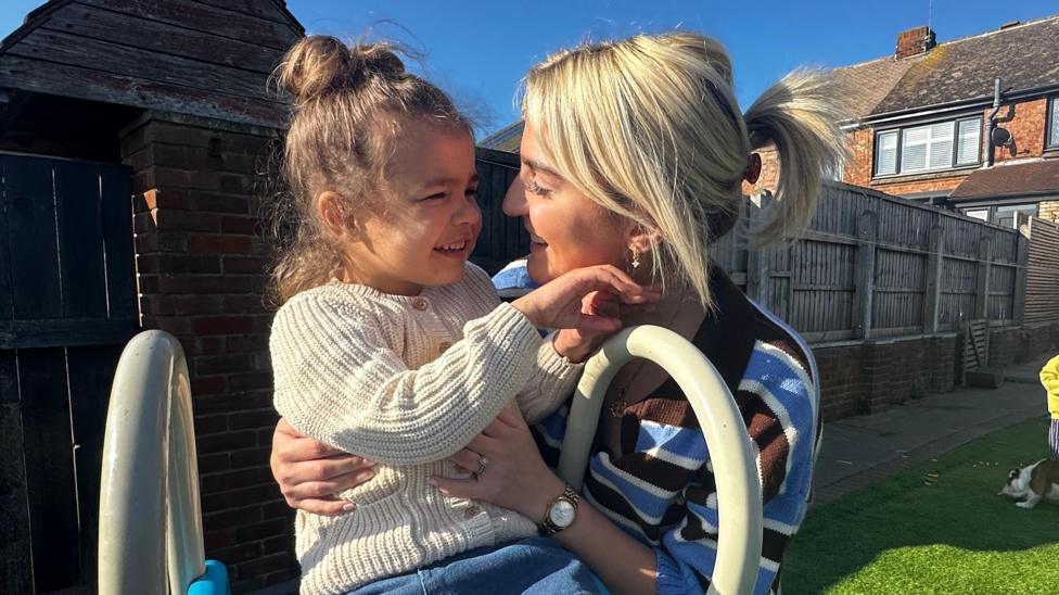 East Yorkshire mum's viral videos of life with autistic daughter - BBC News