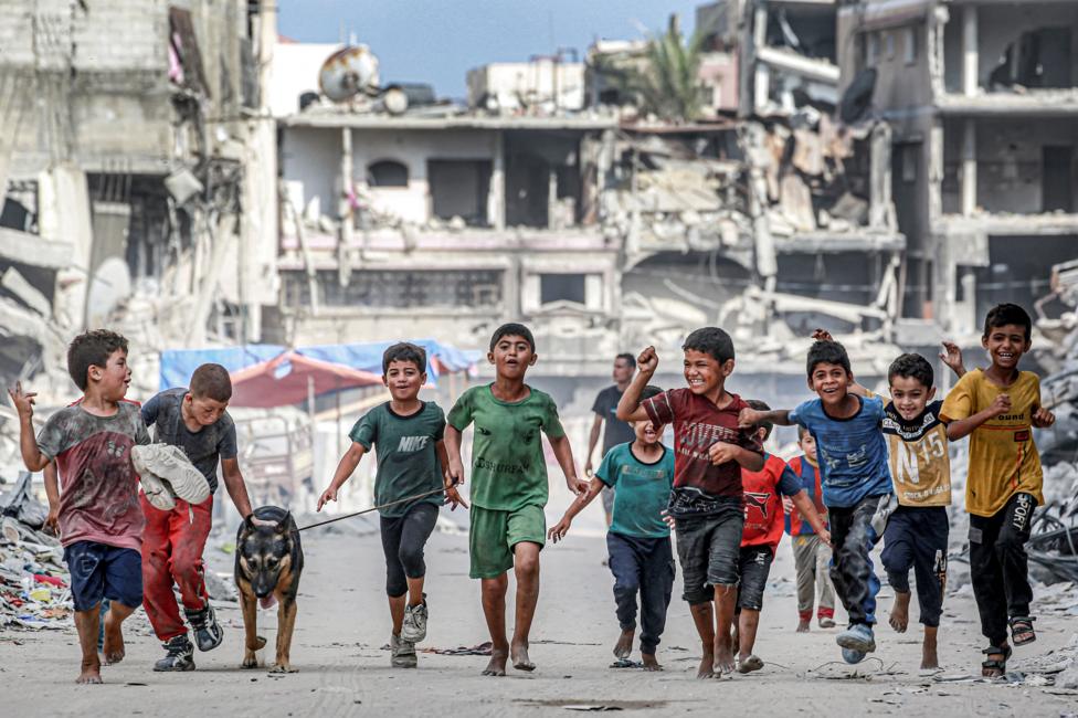 What growing up in war does to a child's brain - and their future - BBC ...