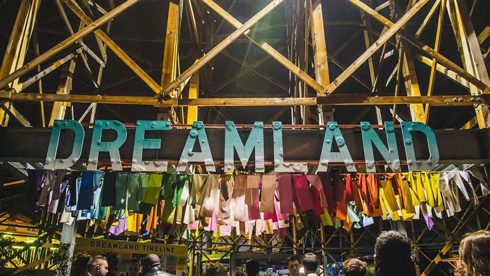 Ambulance told to wait before drug death at Dreamland - inquest - BBC News
