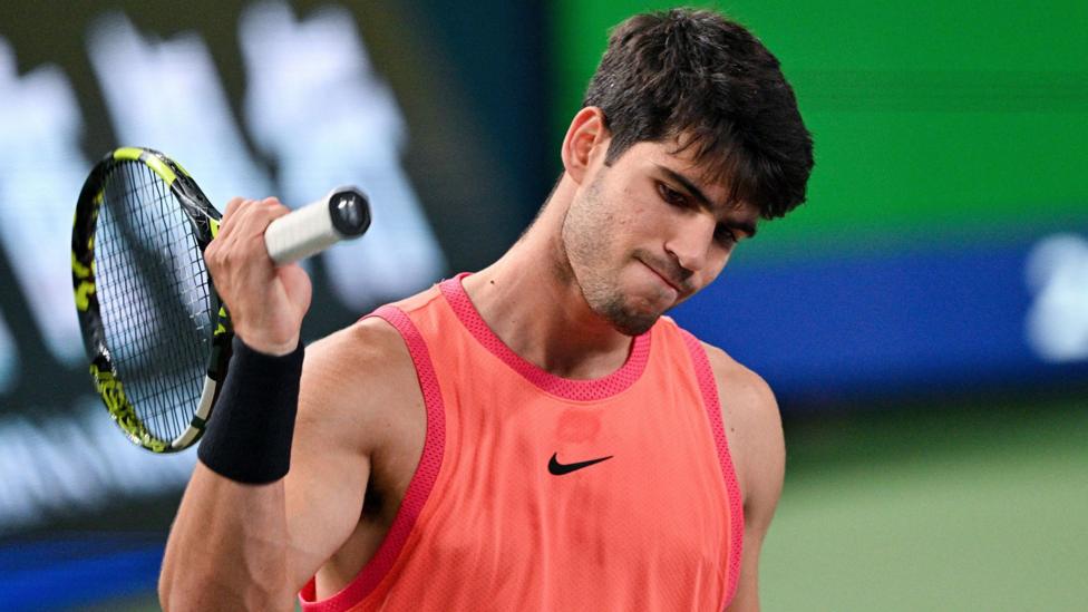 Carlos Alcaraz stunned by Tomas Machac at Shanghai Masters - BBC Sport