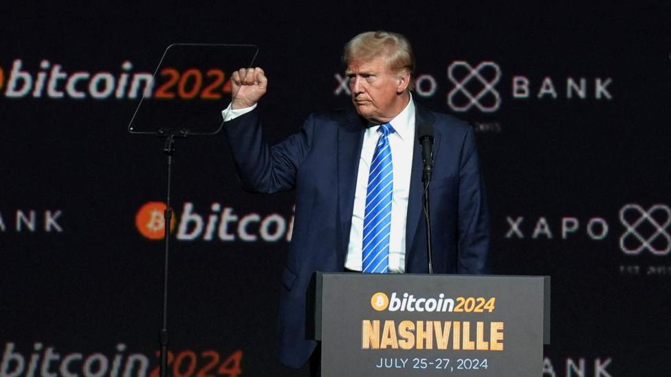 Trump courts Bitcoin and crypto fans for votes and donations - BBC News