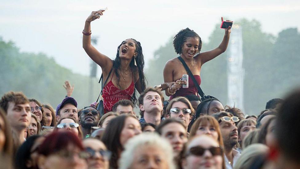 Major new music festival announced for Roundhay Park in Leeds - BBC News