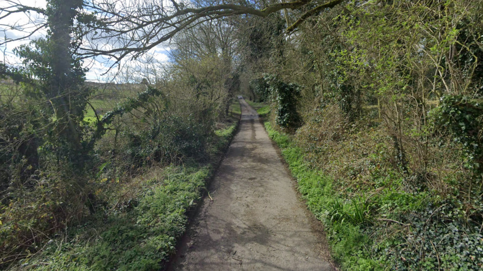 Man photographed and followed woman on Broadwell bridle path - BBC News