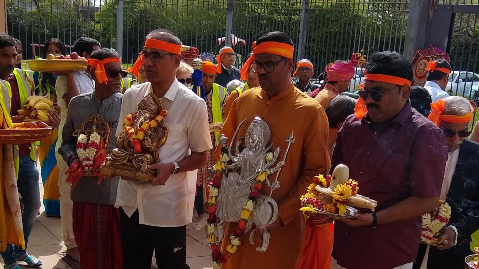 Milton Keynes Hindu temple will be 'open to everyone' - BBC News