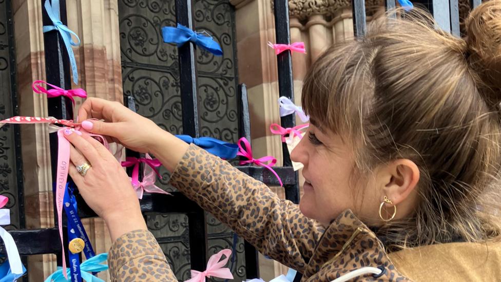 'Hereford Hospital baby loss memorial garden is a sanctuary' - BBC News