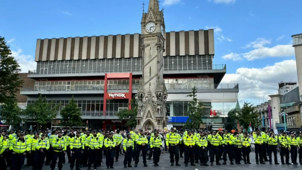 Dispersal order in Leicester after city centre protests - BBC News
