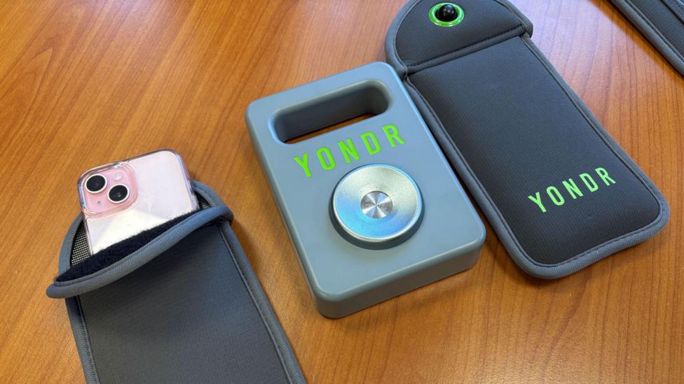 Belfast's Victoria College to provide pouches for pupils' phones - BBC News