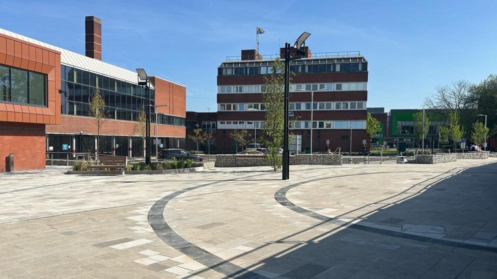 Crewe town centre regeneration scheme opens to public - BBC News