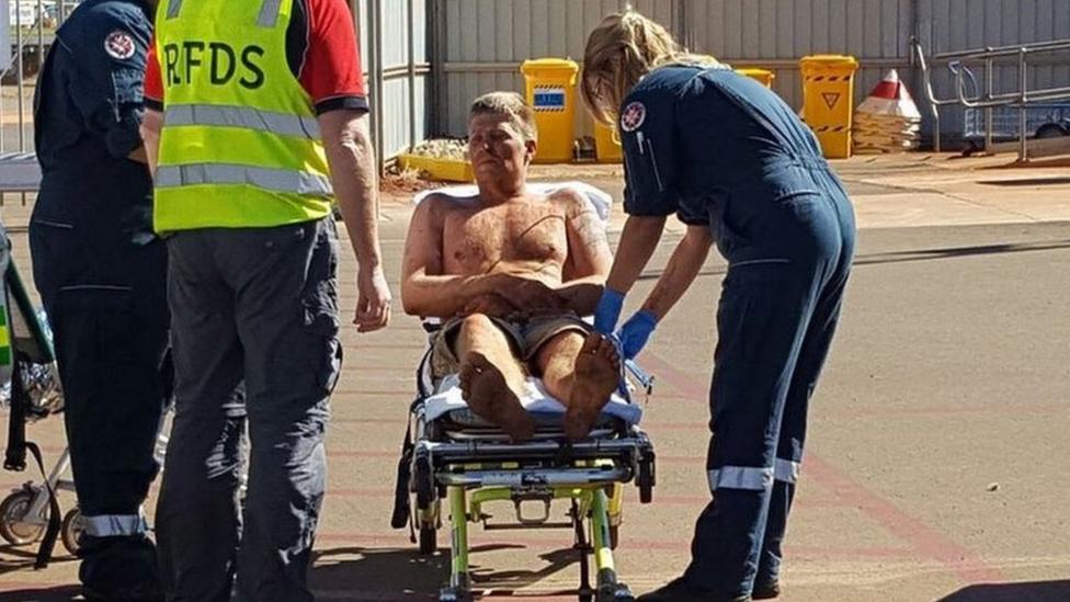 Australian man 'walks 100km' through outback after crash - BBC News
