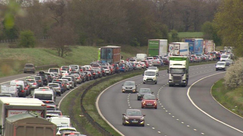 Lorry tanker fire on M4 causes long delays - BBC News